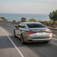 Lexus ES 300h y RC 300h 2019, prueba contacto: híbridos de lujo con ...