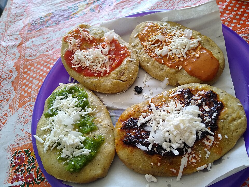 Lánzate a la Feria del Tlacoyo 2025 y saborea unos de frijol, haba o ...