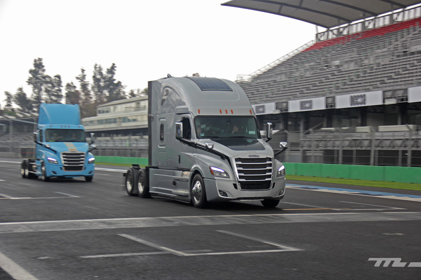 Así es la experiencia de conducir un tractocamión