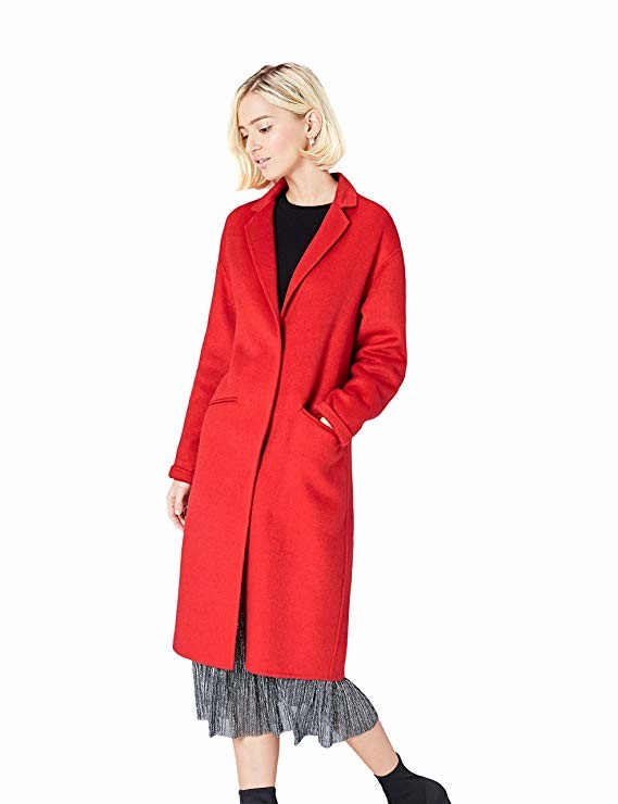 15 abrigos rojos con mucho estilo perfectos para dar un toque de color a los looks de invierno