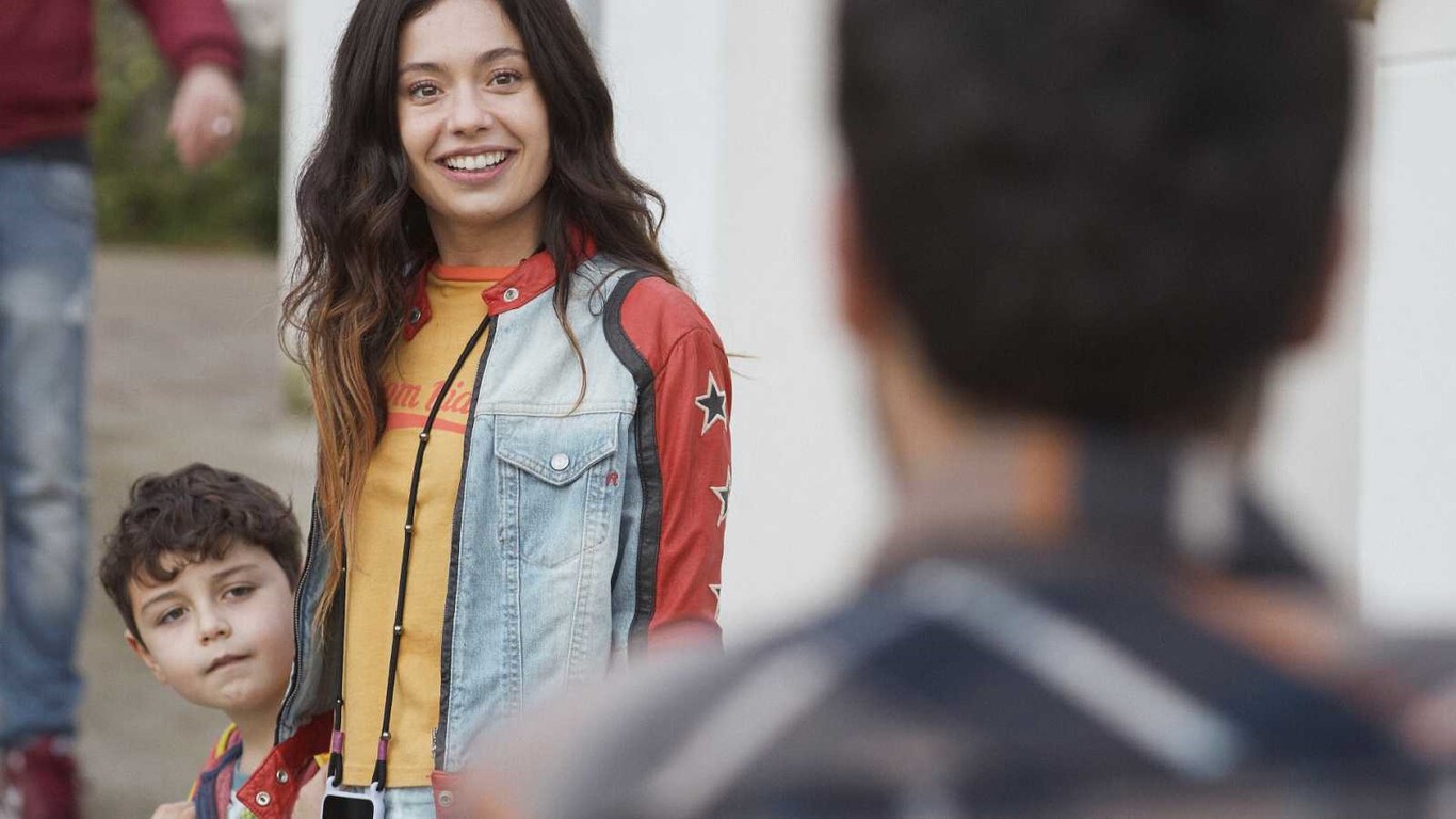 Girasoles silvestres (2022) crítica: Anna Castillo brilla con una de ...