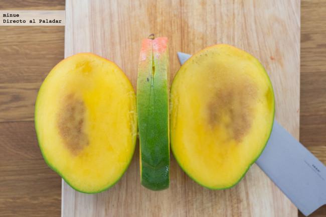 Cómo pelar y cortar un mango sin armar un estropicio