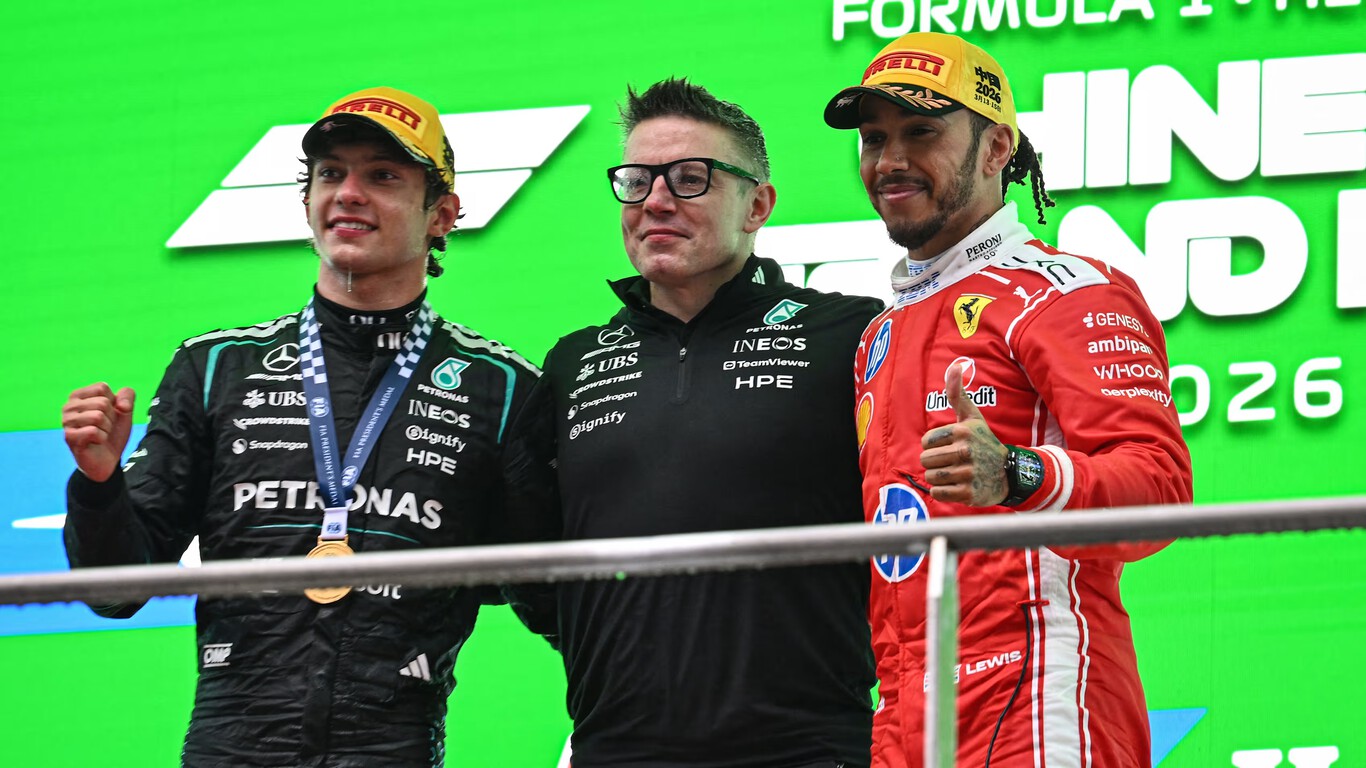 Lewis Hamilton tiene una teoría sobre cuál es el truco de Mercedes para ...