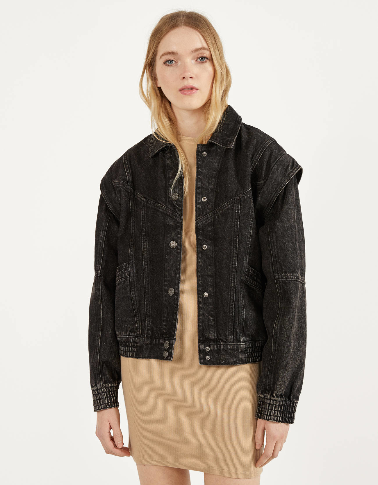 Siete chaquetas vaqueras sin mangas con las que sumarse a la tendencia ...