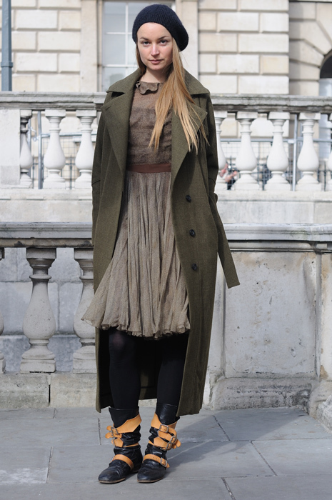 El street style moderno de la Semana de la Moda de Londres por Alberto ...