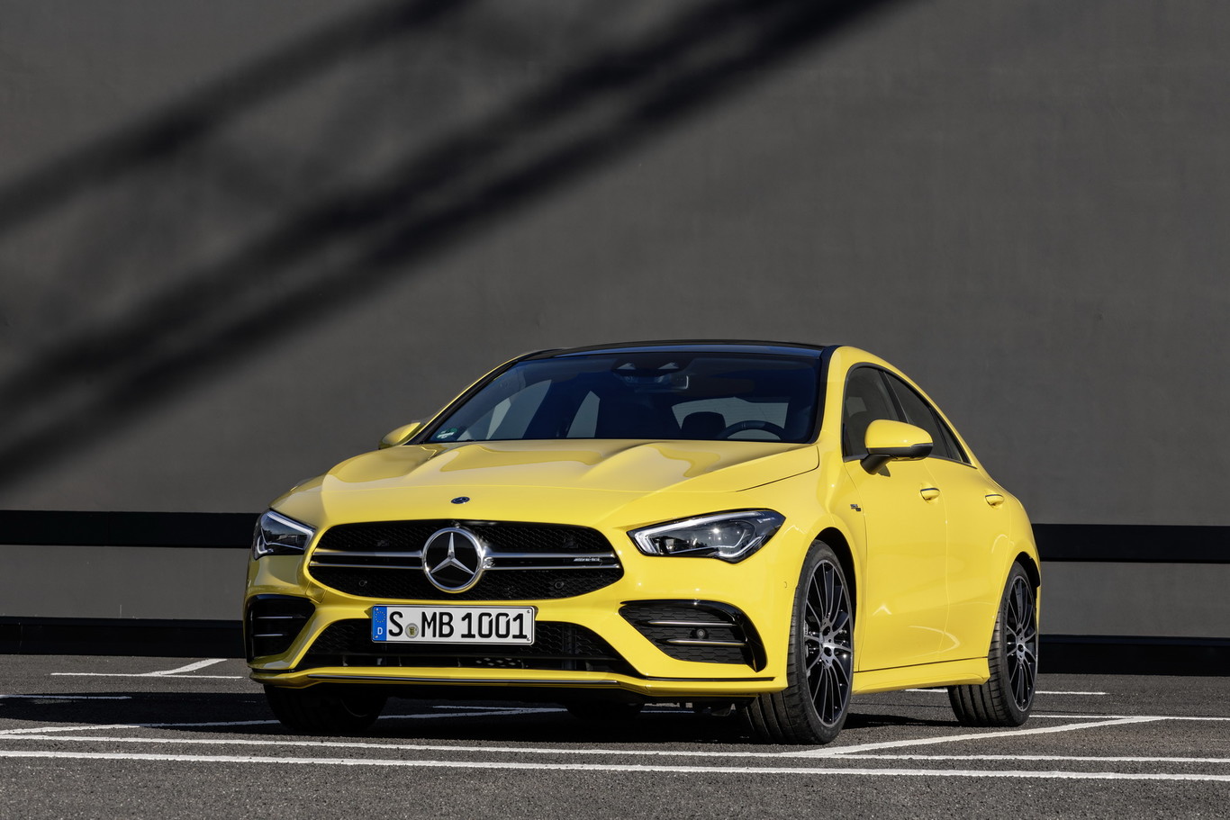 Mercedes-AMG CLA35: Características, fotos e información