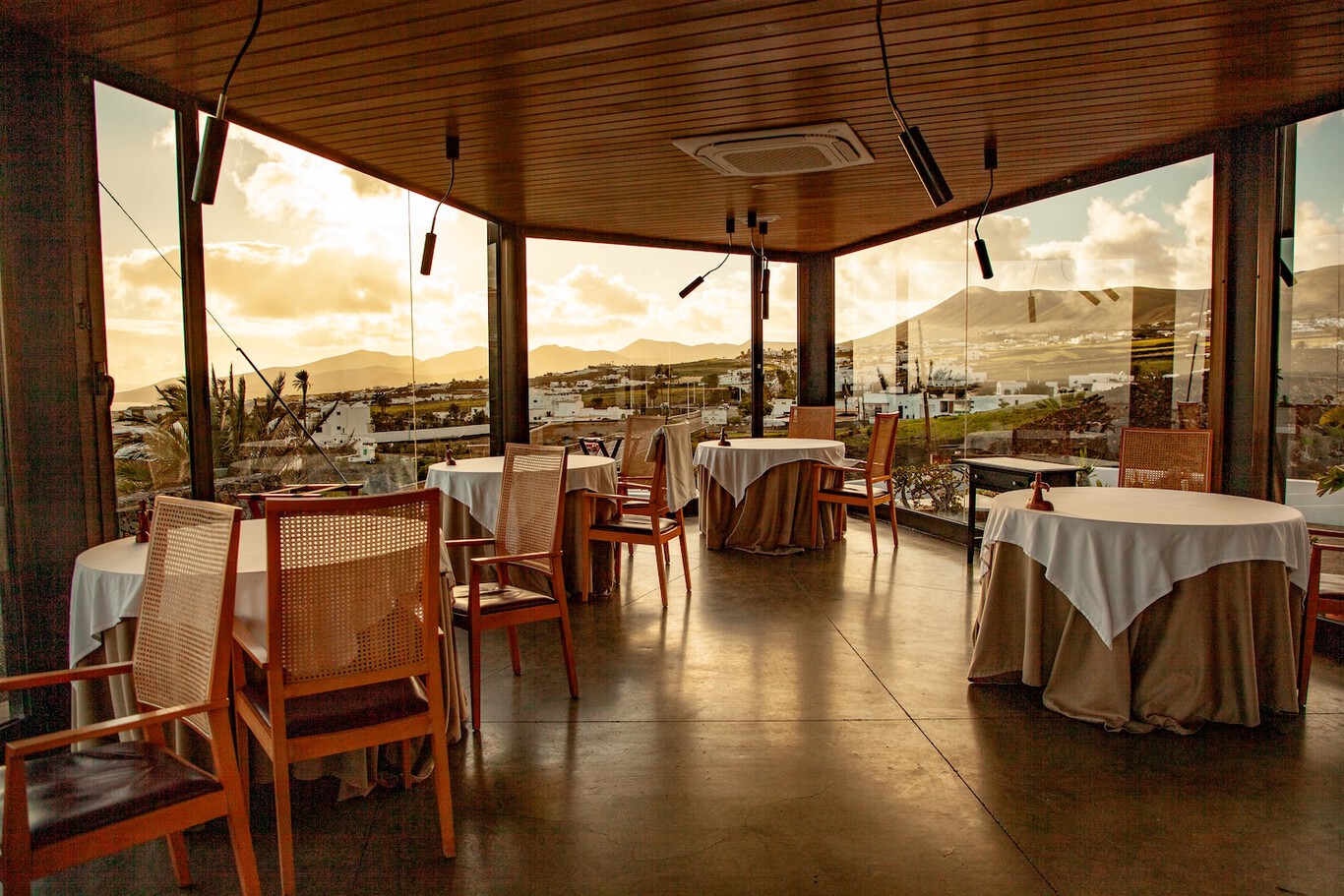 Fue el primer restaurante gastronómico de Lanzarote. Ahora un chef ...