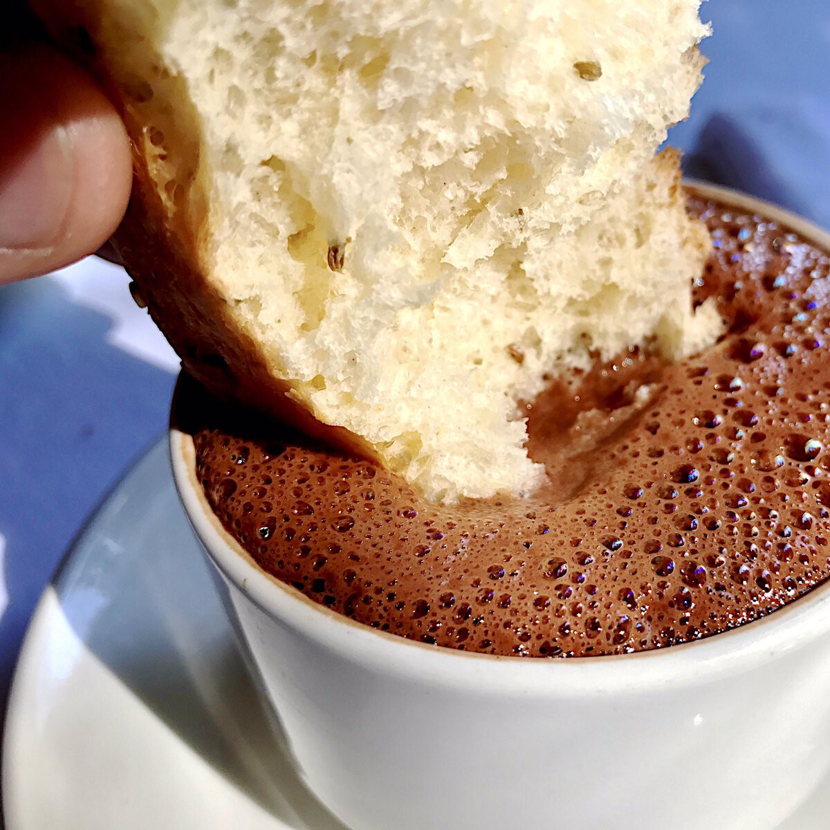 Cómo preparar chocolate con leche o agua, el clásico de la abuelita