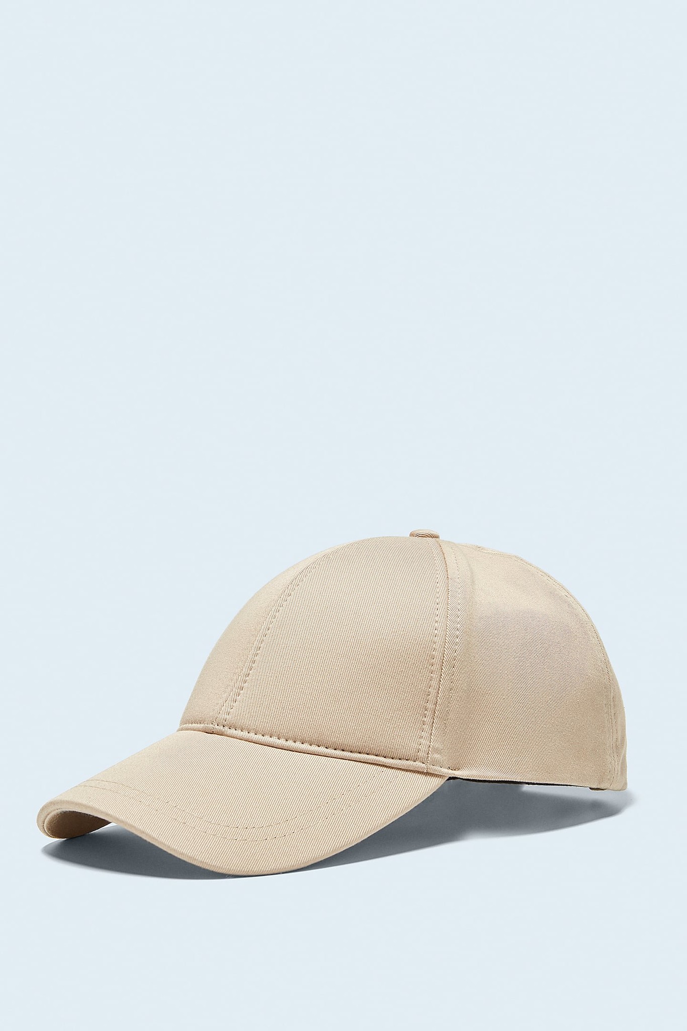 La gorra es el accesorio favorito de las chicas de moda: nueve diseños ...