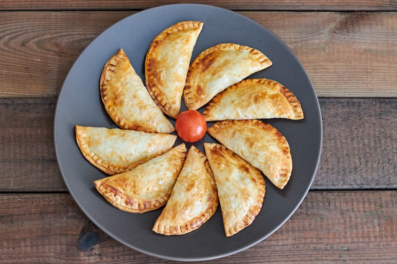Empanadillas de atún al horno: tres versiones de este clásico infalible