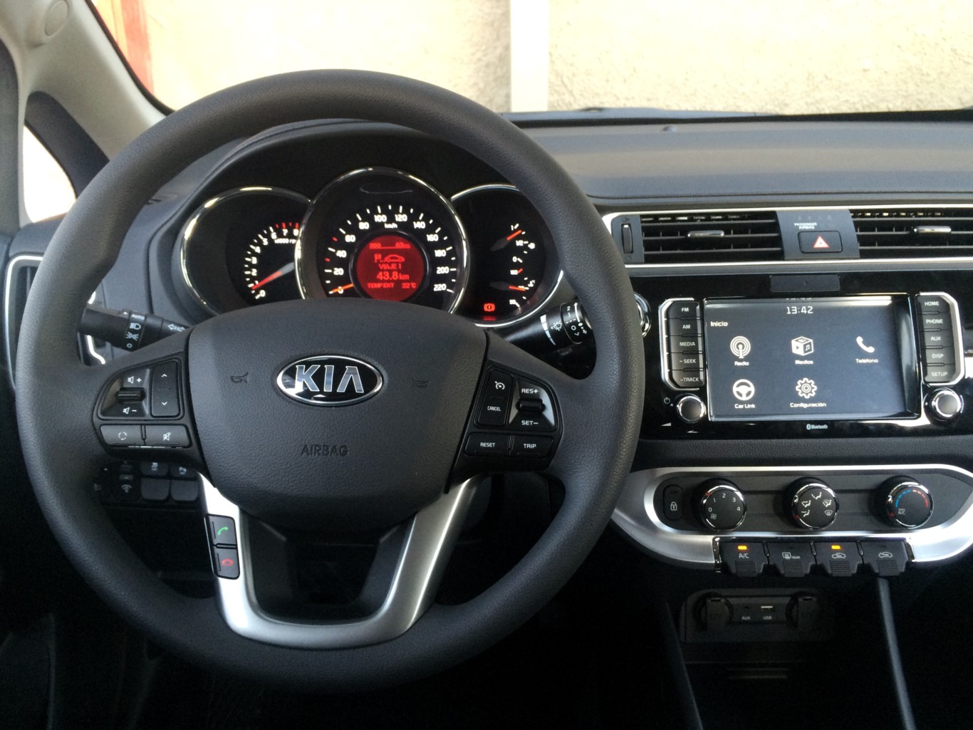 Kia Rio 2016, lo manejamos y sí, es el nuevo referente de su categoría