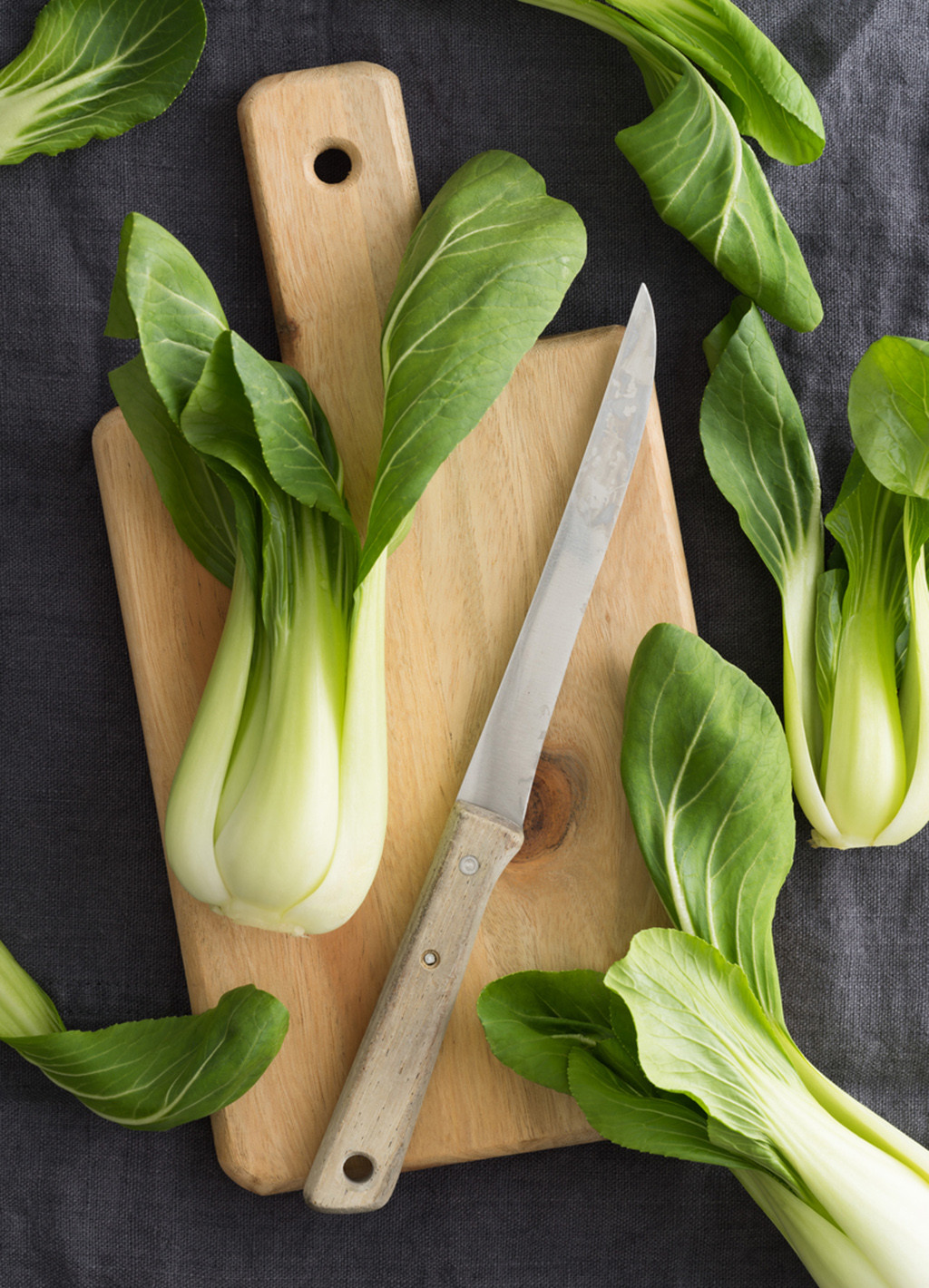 Pak choi, la col asiática que parece una acelga: cómo usarla en la cocina