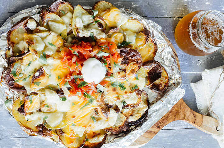 Papas estilo nachos con queso. Receta fácil