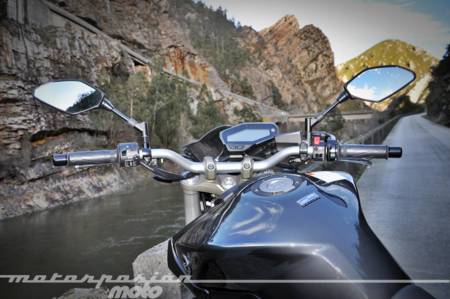 Yamaha MT-09, prueba (valoración, galería y ficha técnica)