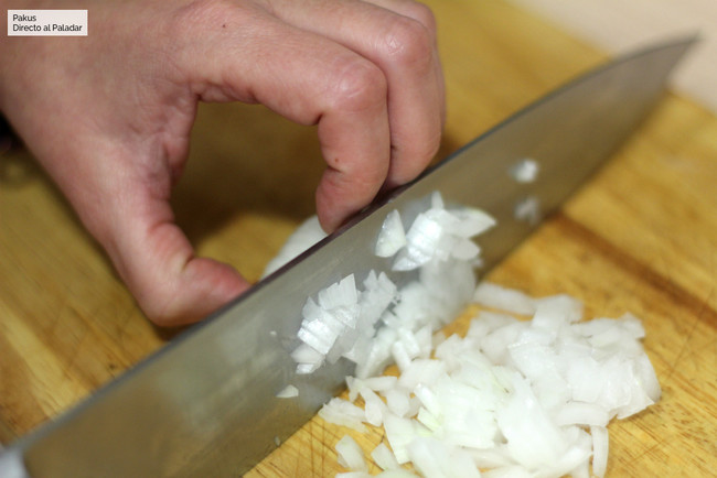 Cortes básicos de la cebolla: en juliana, en aros y en brunoise