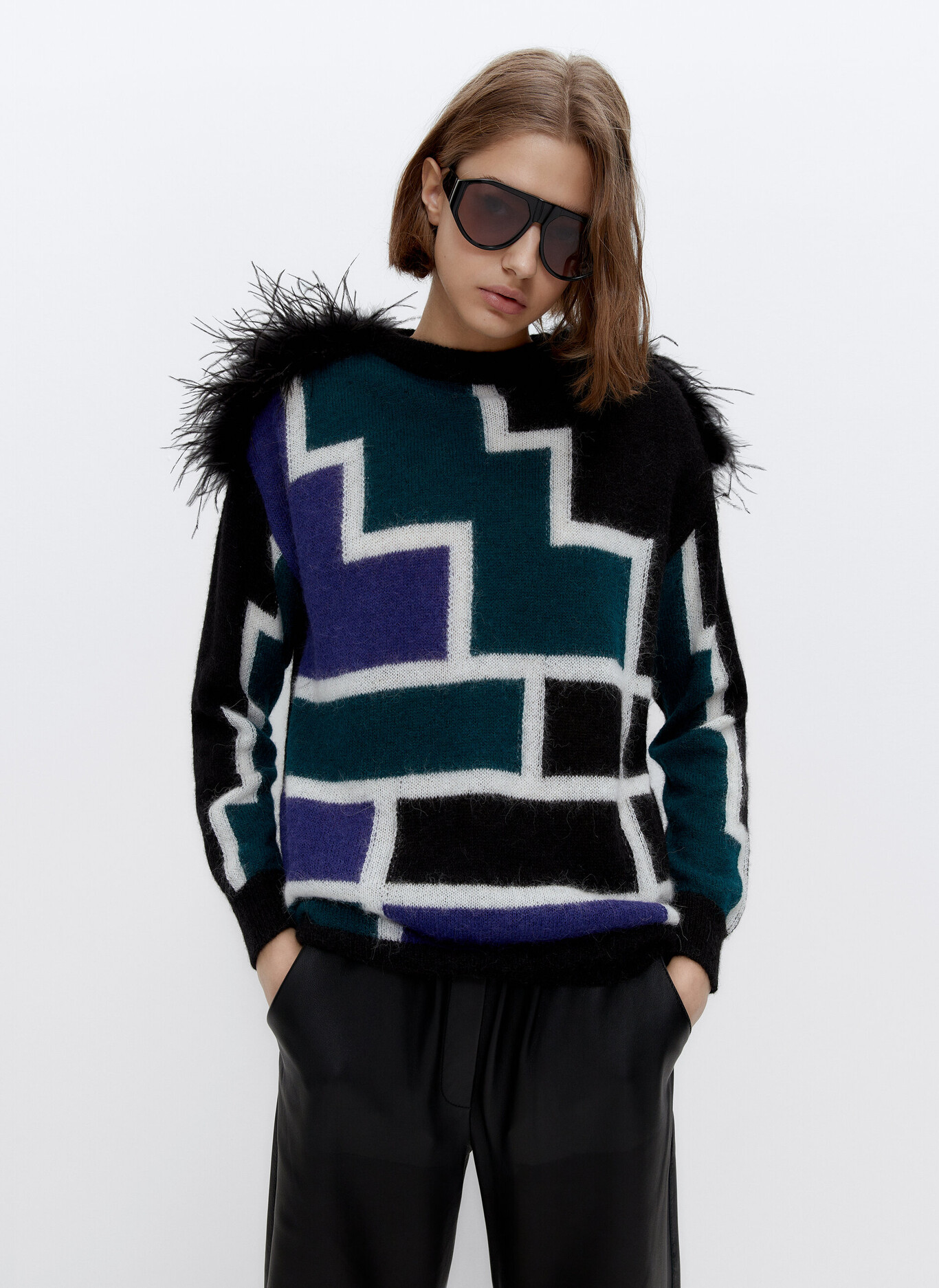 Con plumas y a todo color: estos son los jerséis de Uterqüe que ...