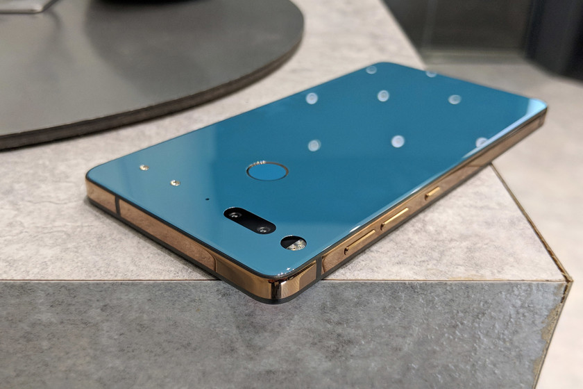 Essential se suma a Google y actualiza el Essential Phone a Android 10 ...