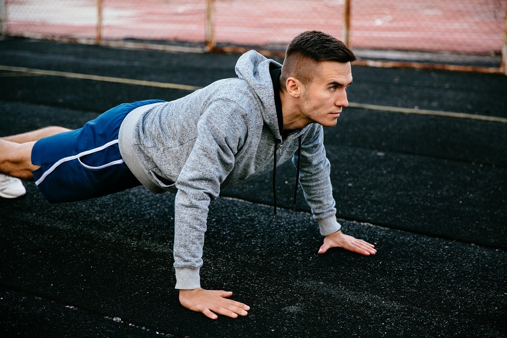 Todo lo que tienes que saber sobre la flexiones de pecho: técnica ...