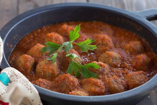 Albóndigas Con Salsa De Tomate Al Azafrán Receta De Cocina Fácil