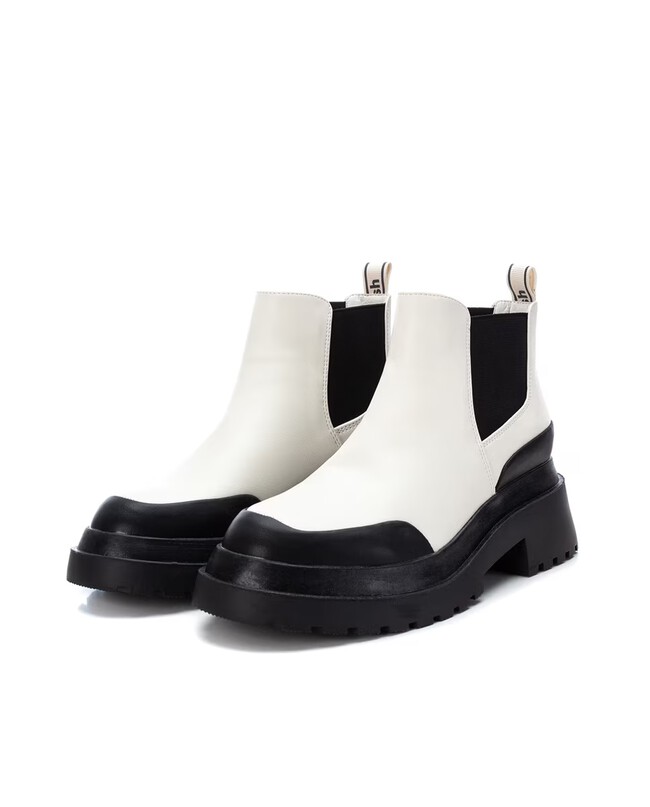 Todo a menos de 30 euros: botas y botines en liquidación en Los Ocho ...