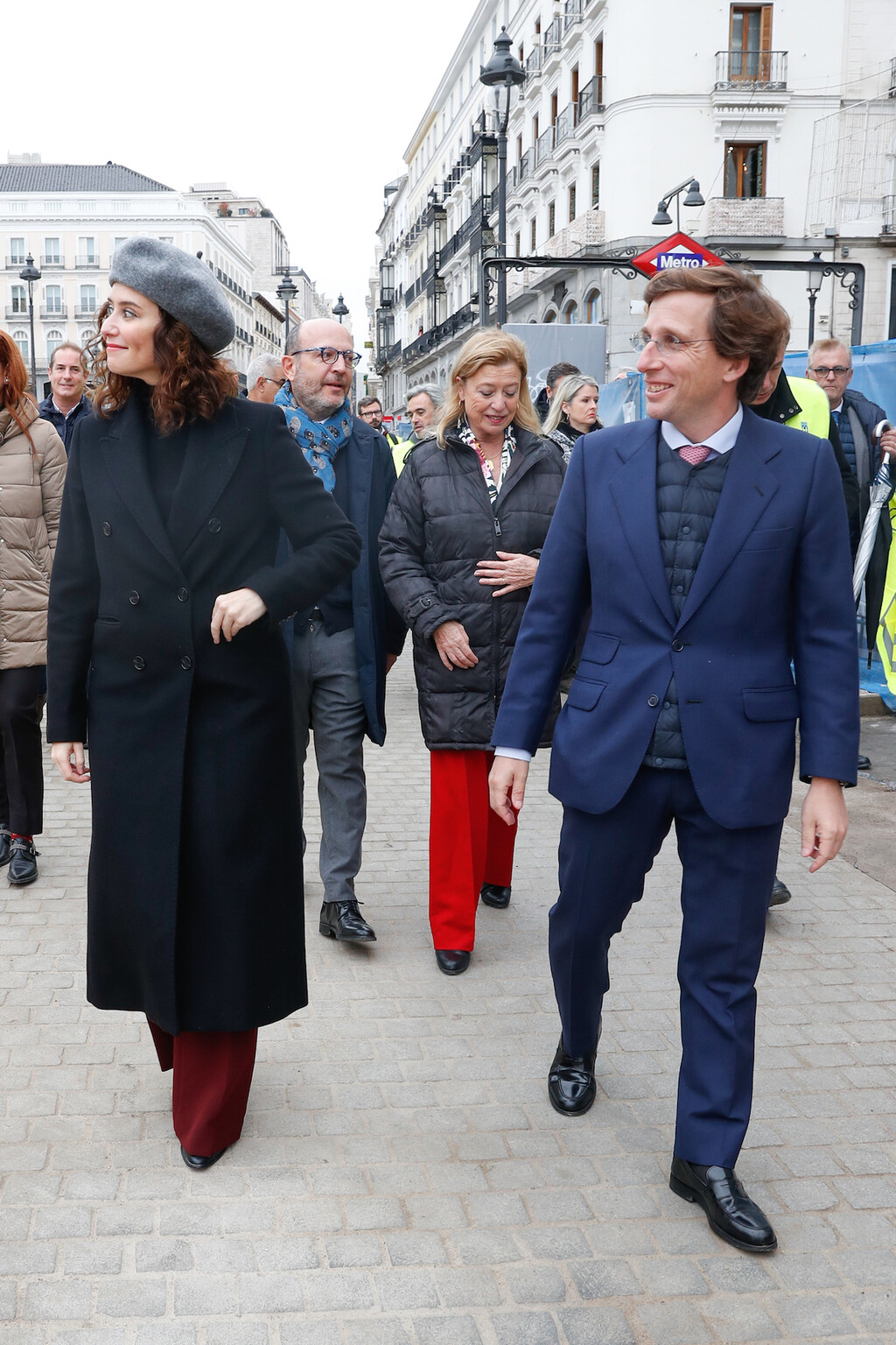Isabel Díaz Ayuso o cómo ser una parisina en Madrid gracias a una boina ...