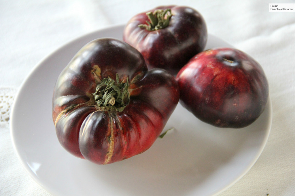 El tomate azul o morado, sus características y usos en la cocina