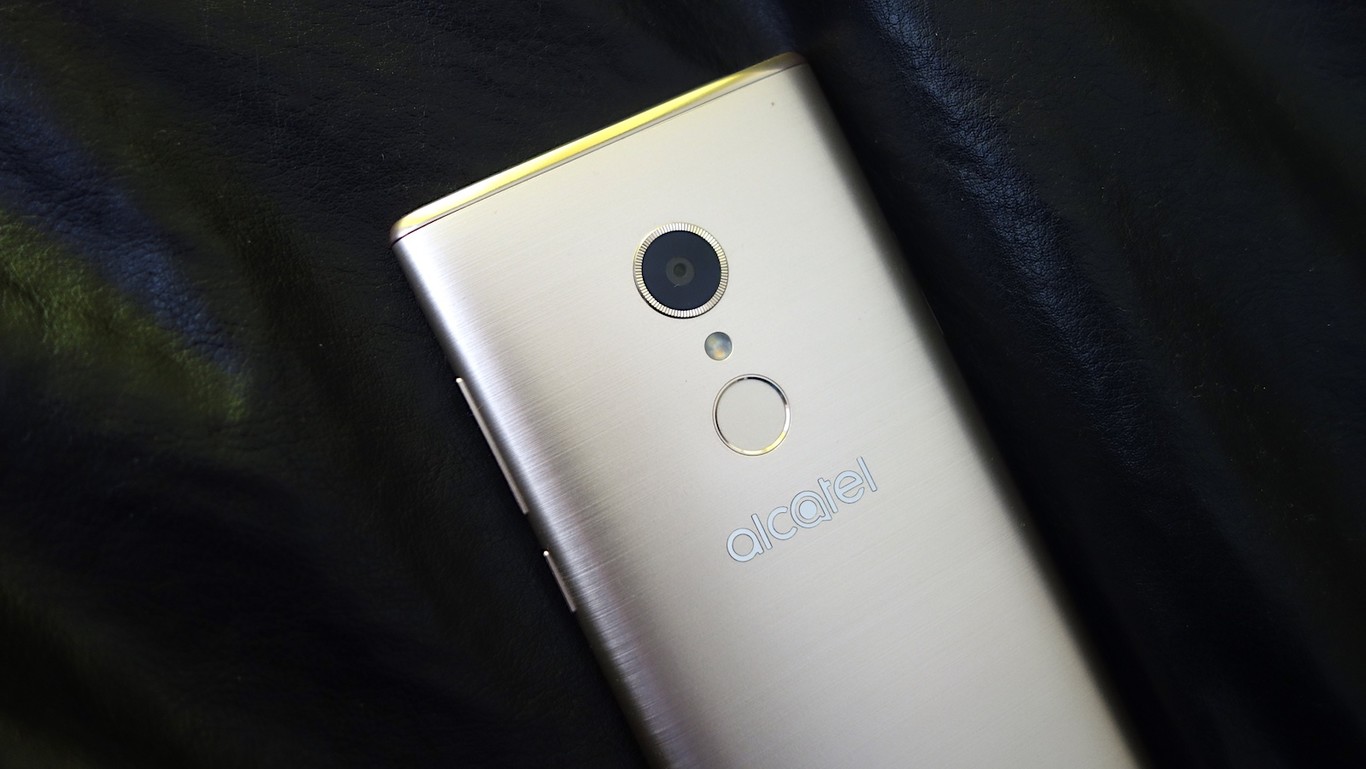 Alcatel 5, análisis. Review con características, precio y especificaciones.