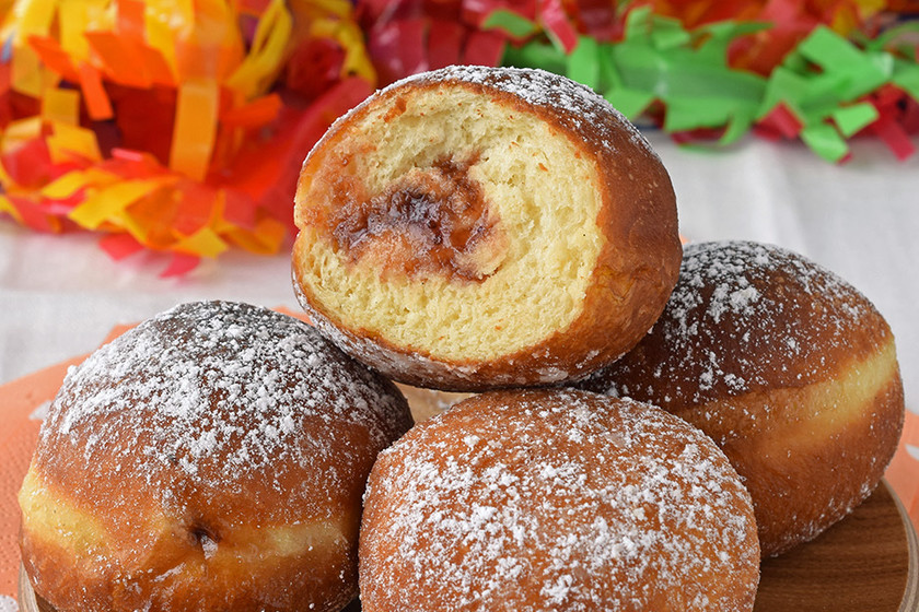 Berlinesas rellenas de Carnaval. Receta de postre elaborado y delicioso