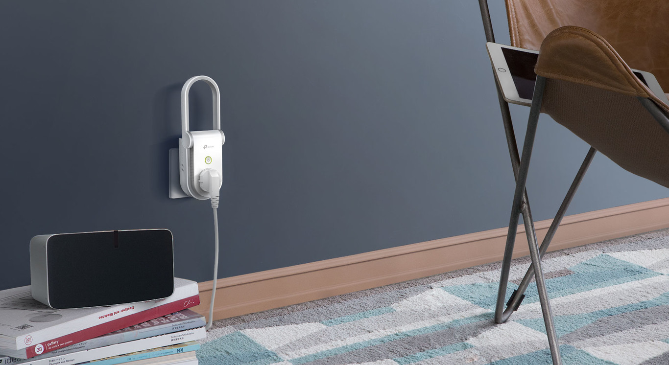 TP-Link RE370K, un extensor de WiFi AC con enchufe inteligente incorporado