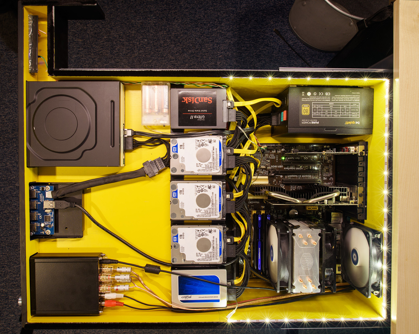 La caja para PC más personal: modulable y metida en un cajón