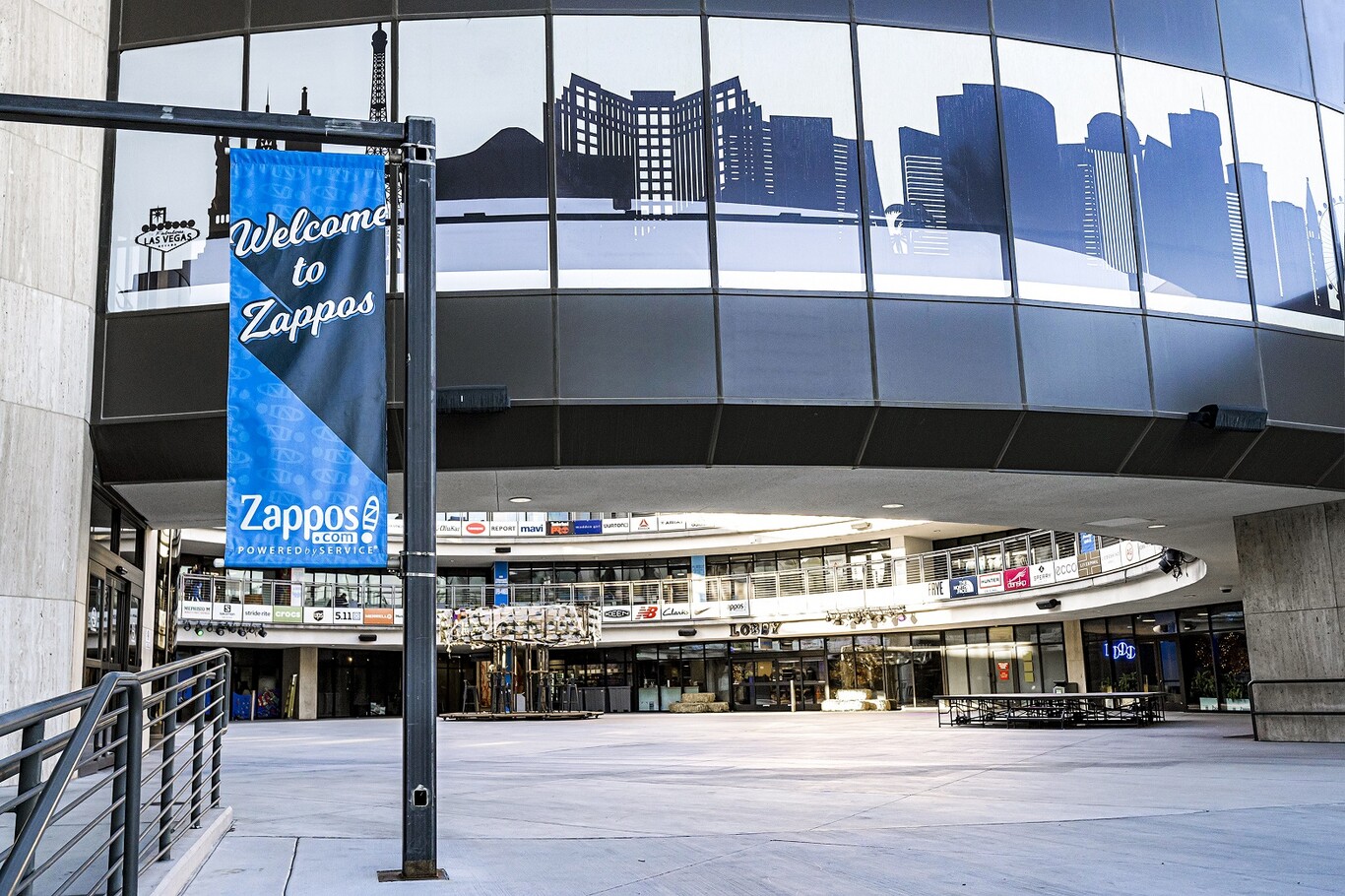 Tony Hsieh, el fundador de Zappos que buscaba la felicidad de empleados ...