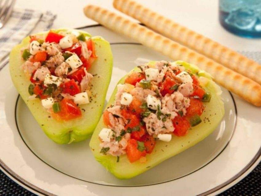 Recetas con chayotes: chayote relleno de ensalada de atún. Ideal para ...